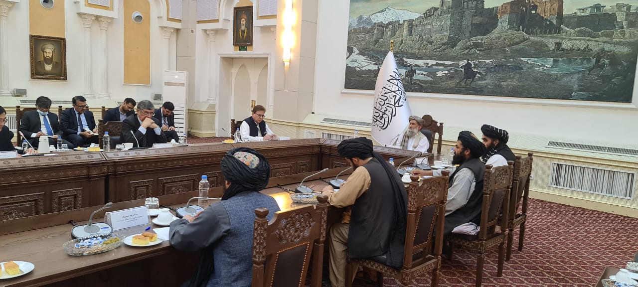 Mullah Hassan Akhund meets representatives of Russia, China, Pakistan